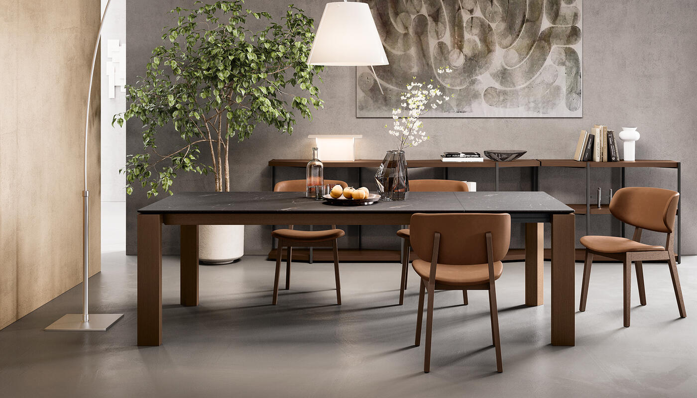 Omnia: Table with extendable rectangular top and wooden legs Omnia: Table with extendable rectangular top and wooden legs